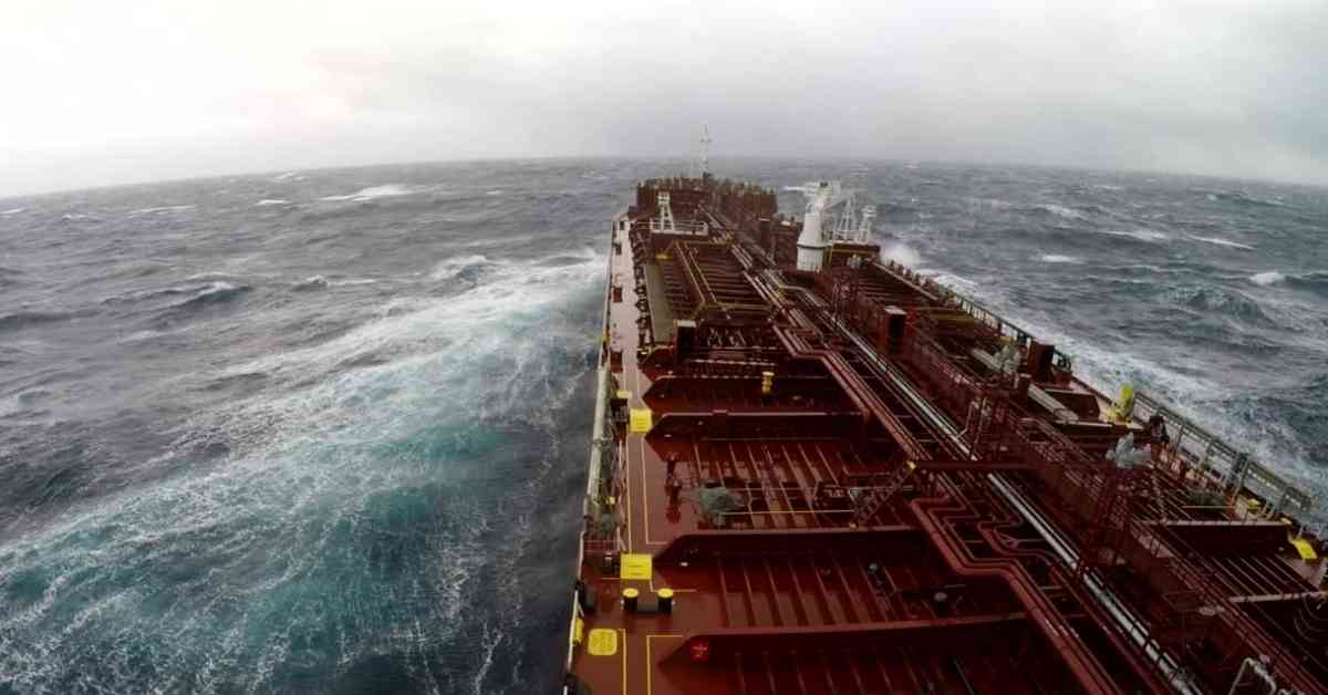5 Most Dangerous Sea Routes in the World